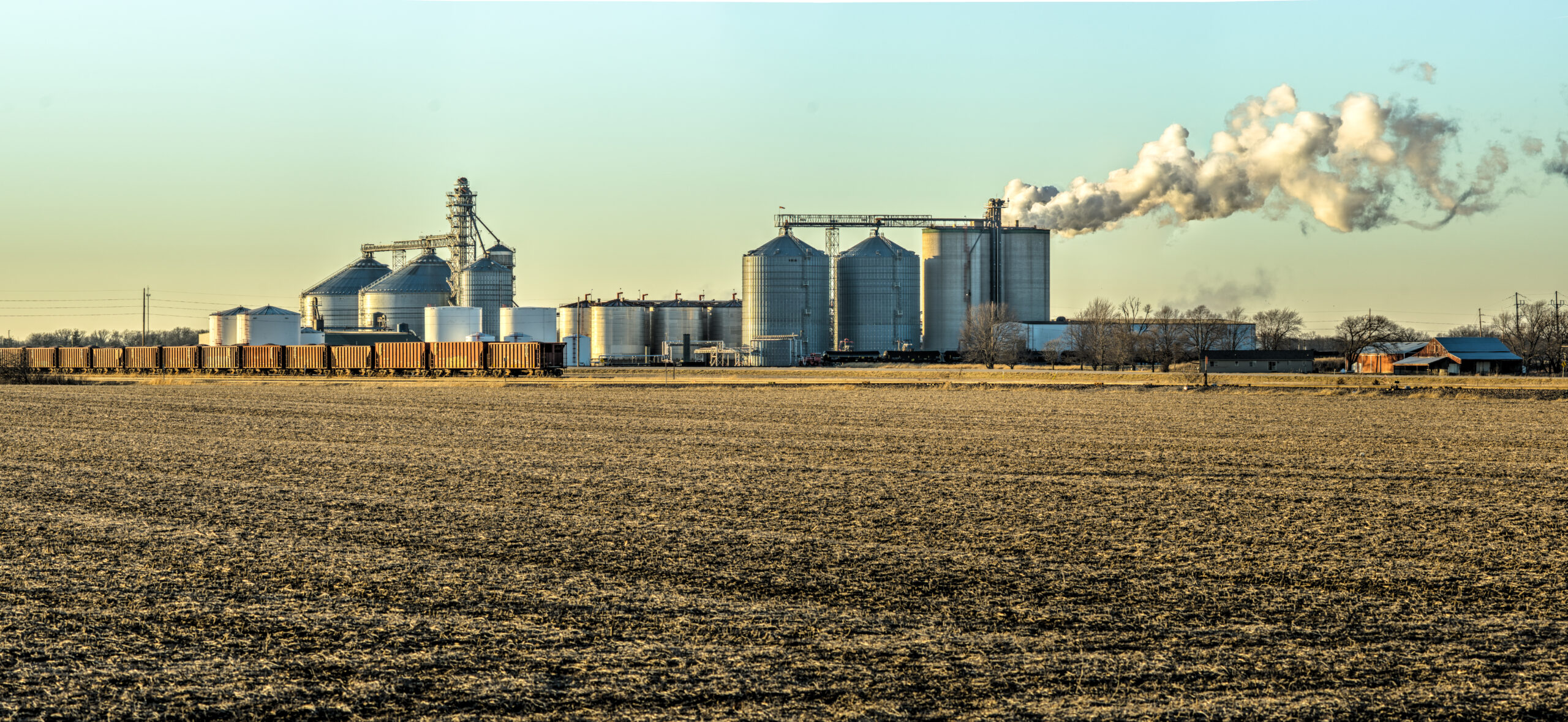 Ethanol,Plant,In,An,Agricultural,Landscape. | Illinois Renewable Fuels ...